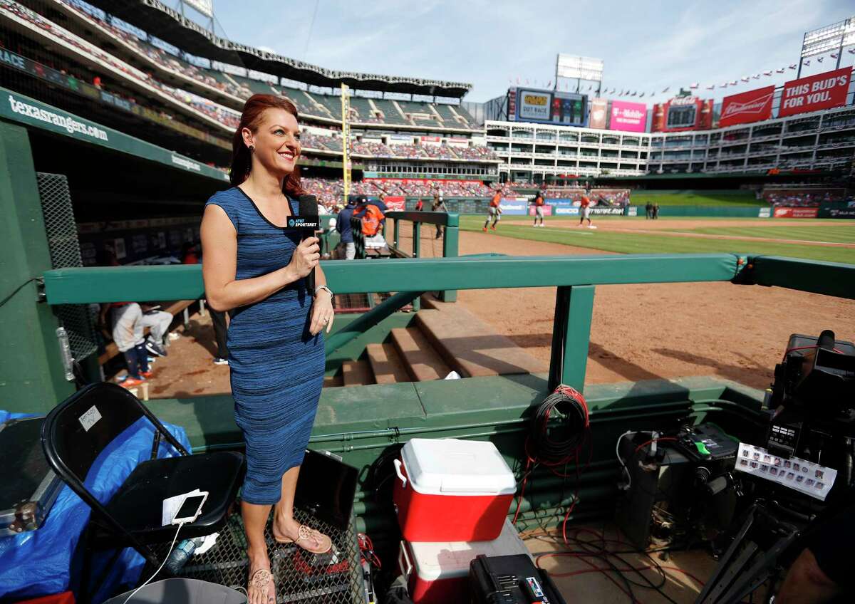 MLB sideline reporters fearful after foul ball hits Braves' Kelsey Wingert