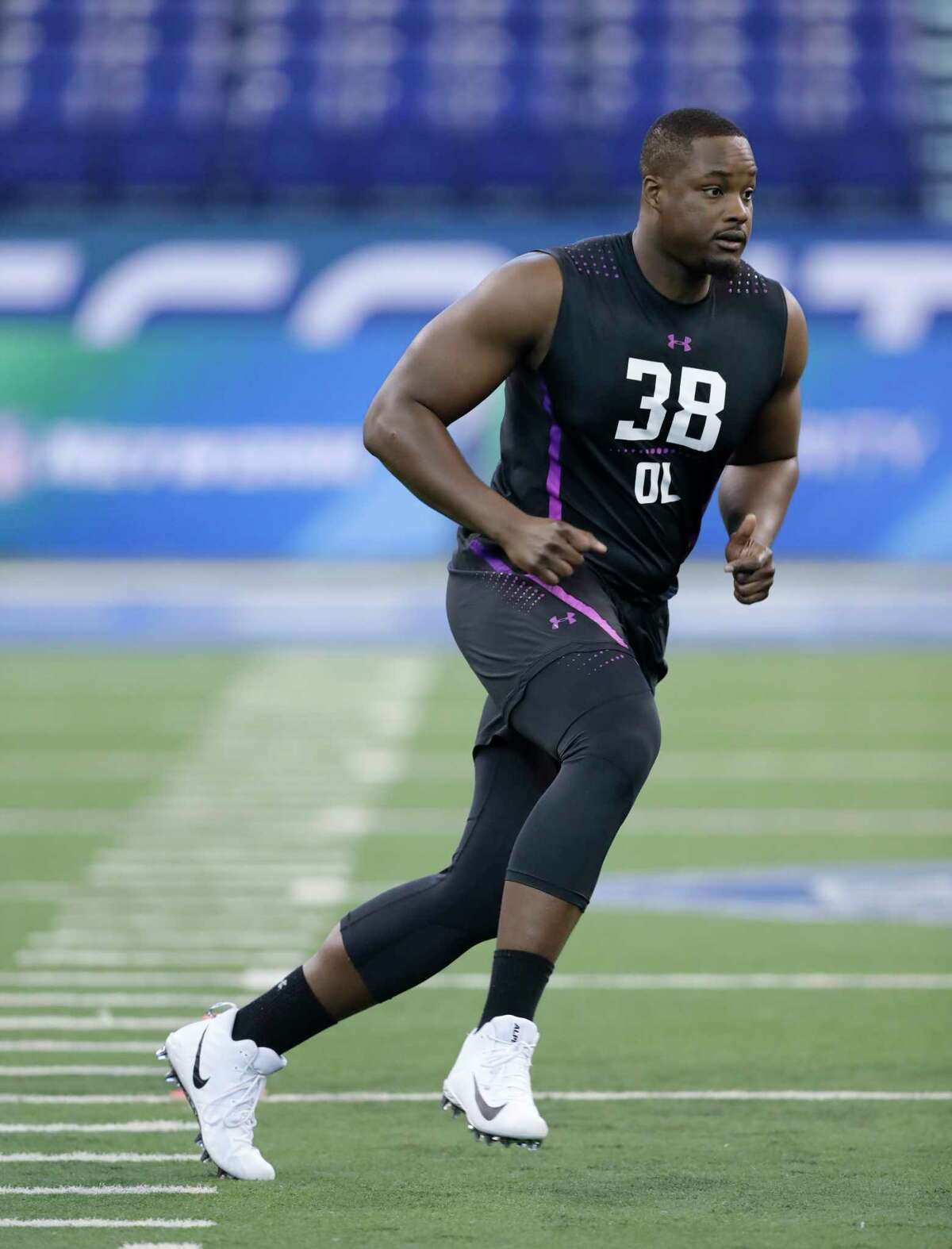 Wagner tackle Greg Senat to visit Texans