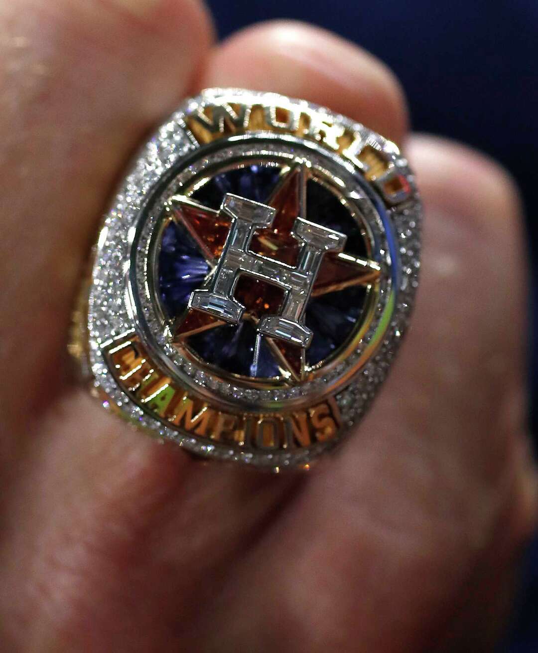 Astros World Series rings have 214 diamonds, 25 sapphires
