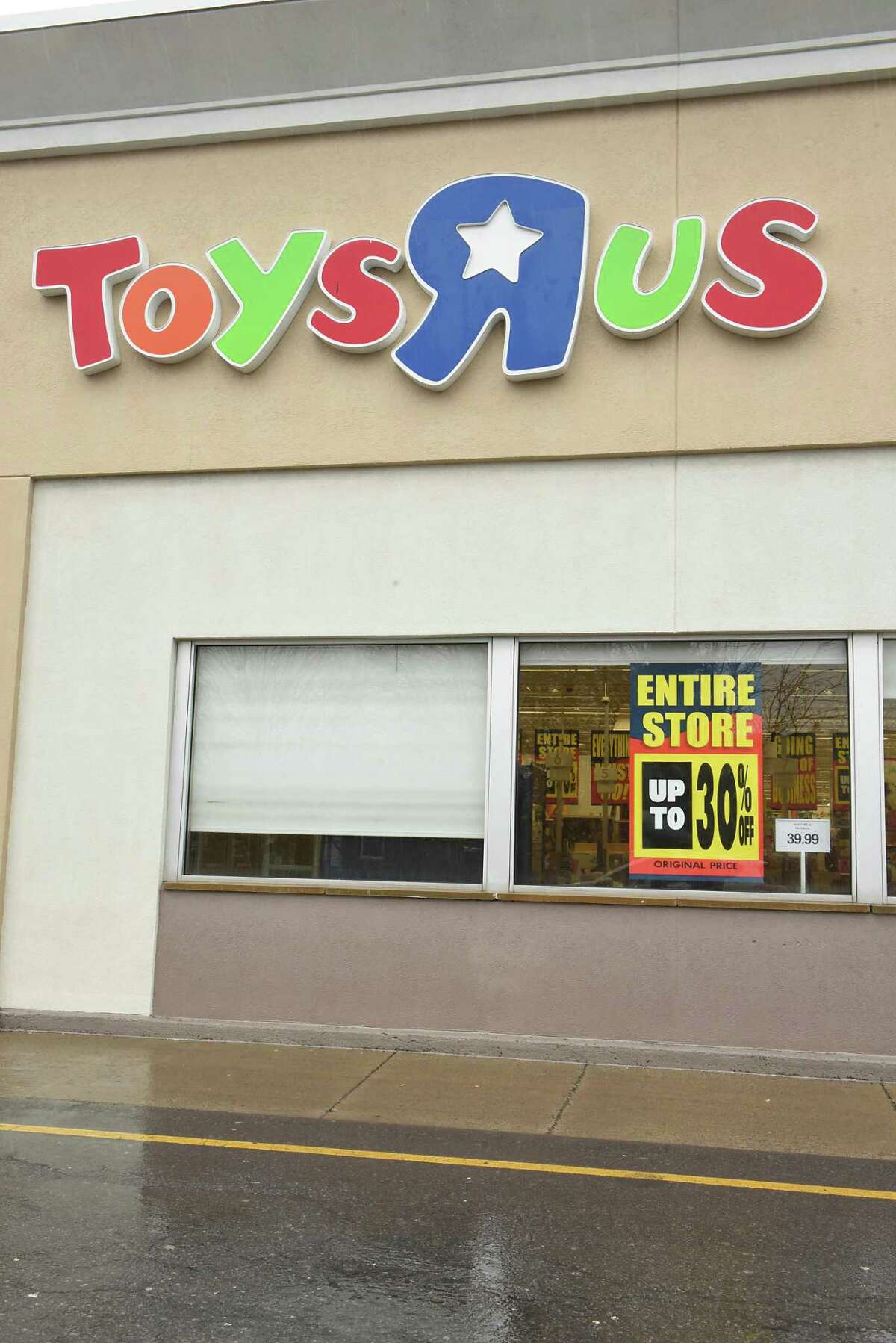First wave of Bay Area closings show our sad final days as Toys R Us kids