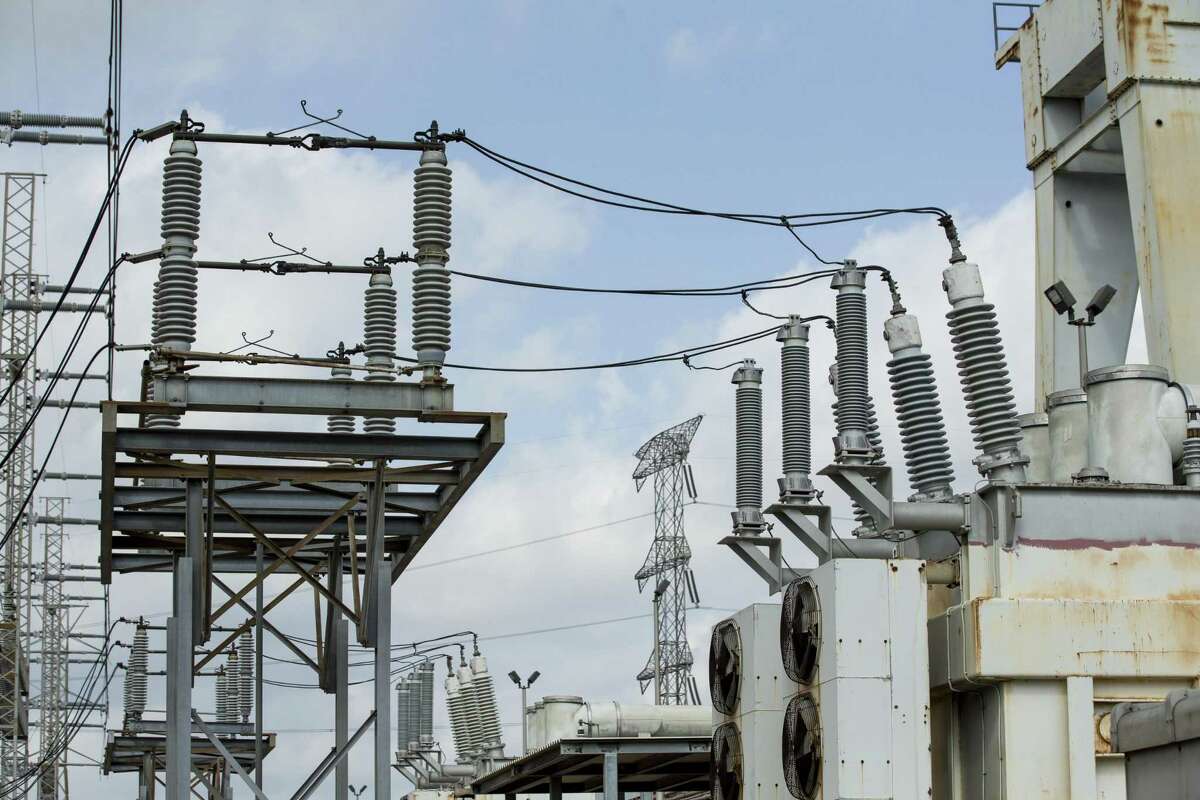 Power plants gear up for summer of heat and potential shortages