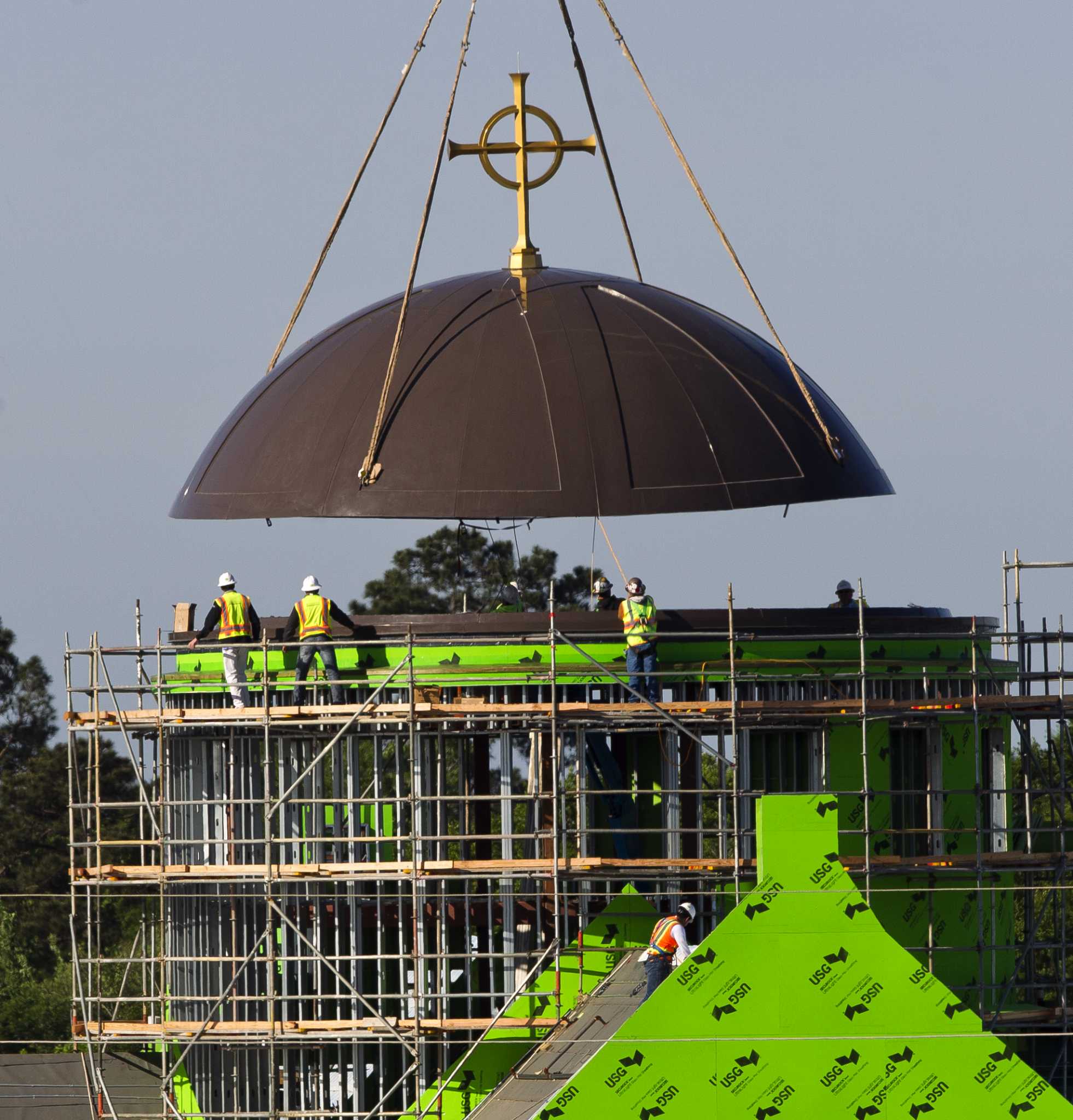 Conroe's Sacred Heart Catholic Church installs new sanctuary dome
