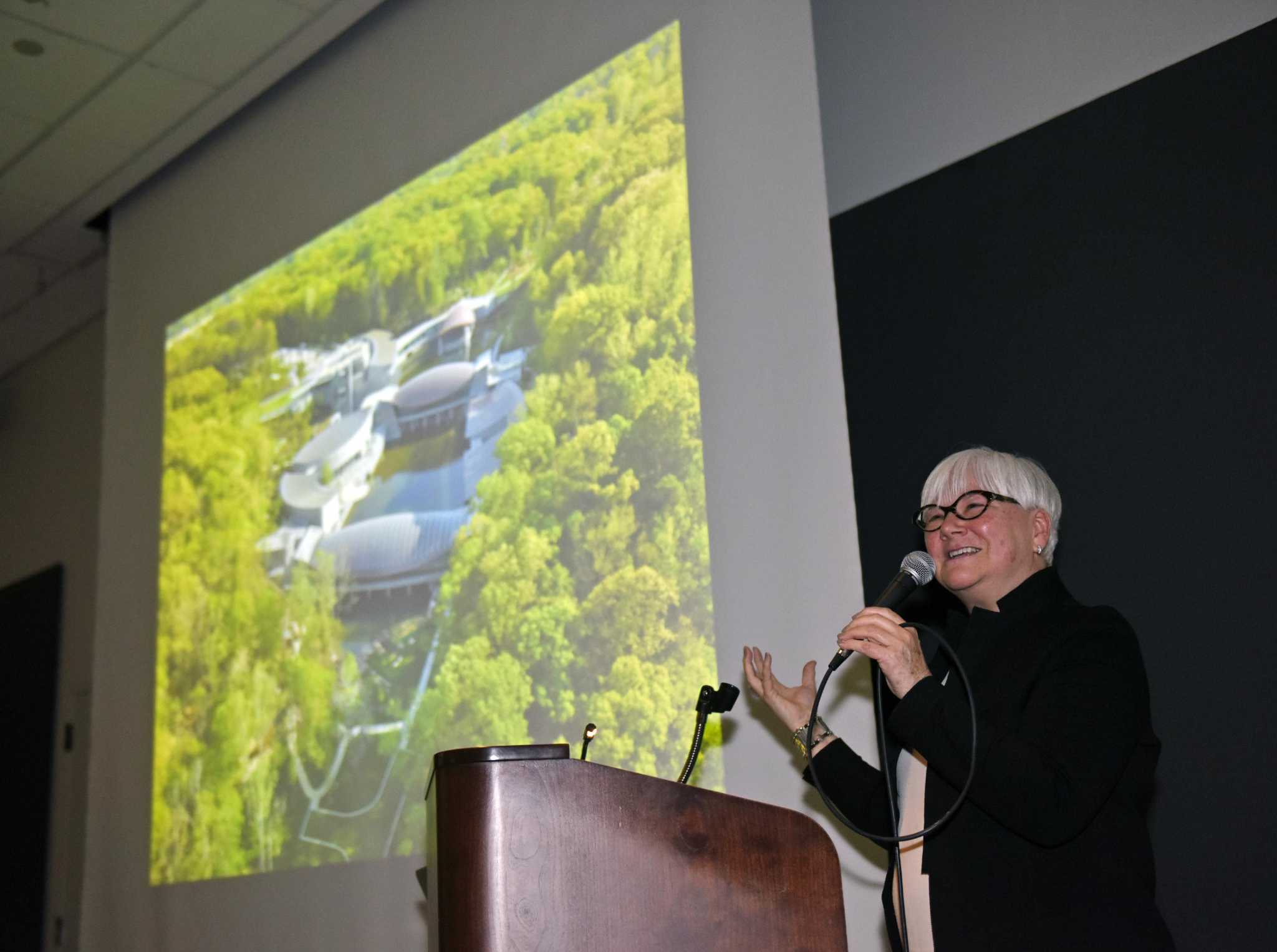 Virtual tour brings Crystal Bridges’ art collection to Greenwich