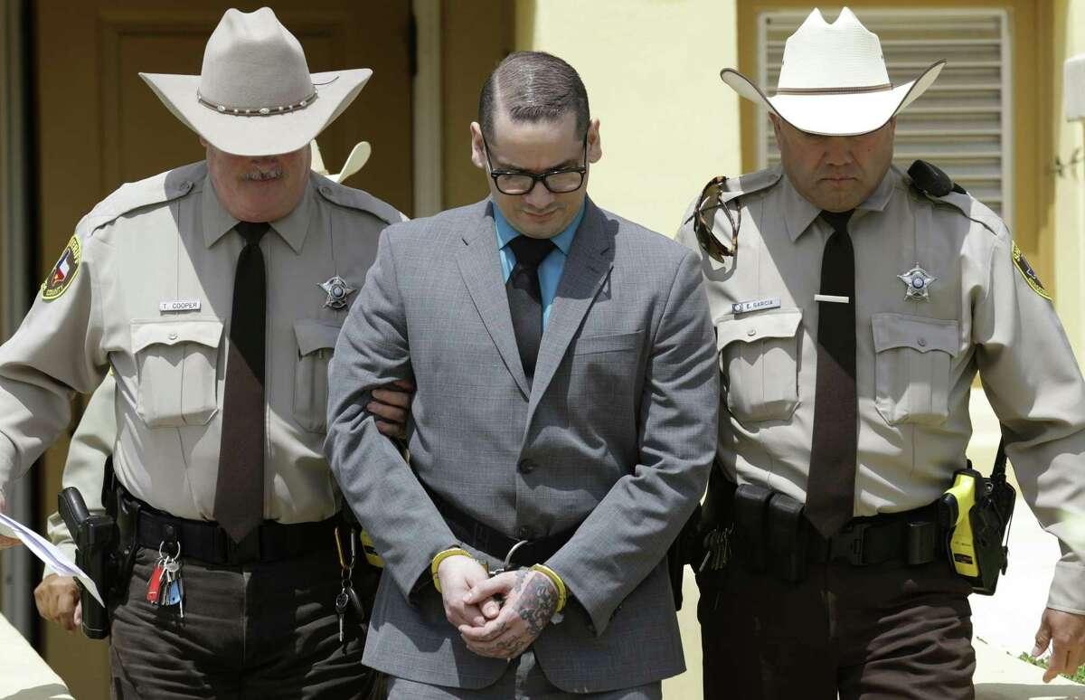 Killer of SAPD officer dodges death sentence