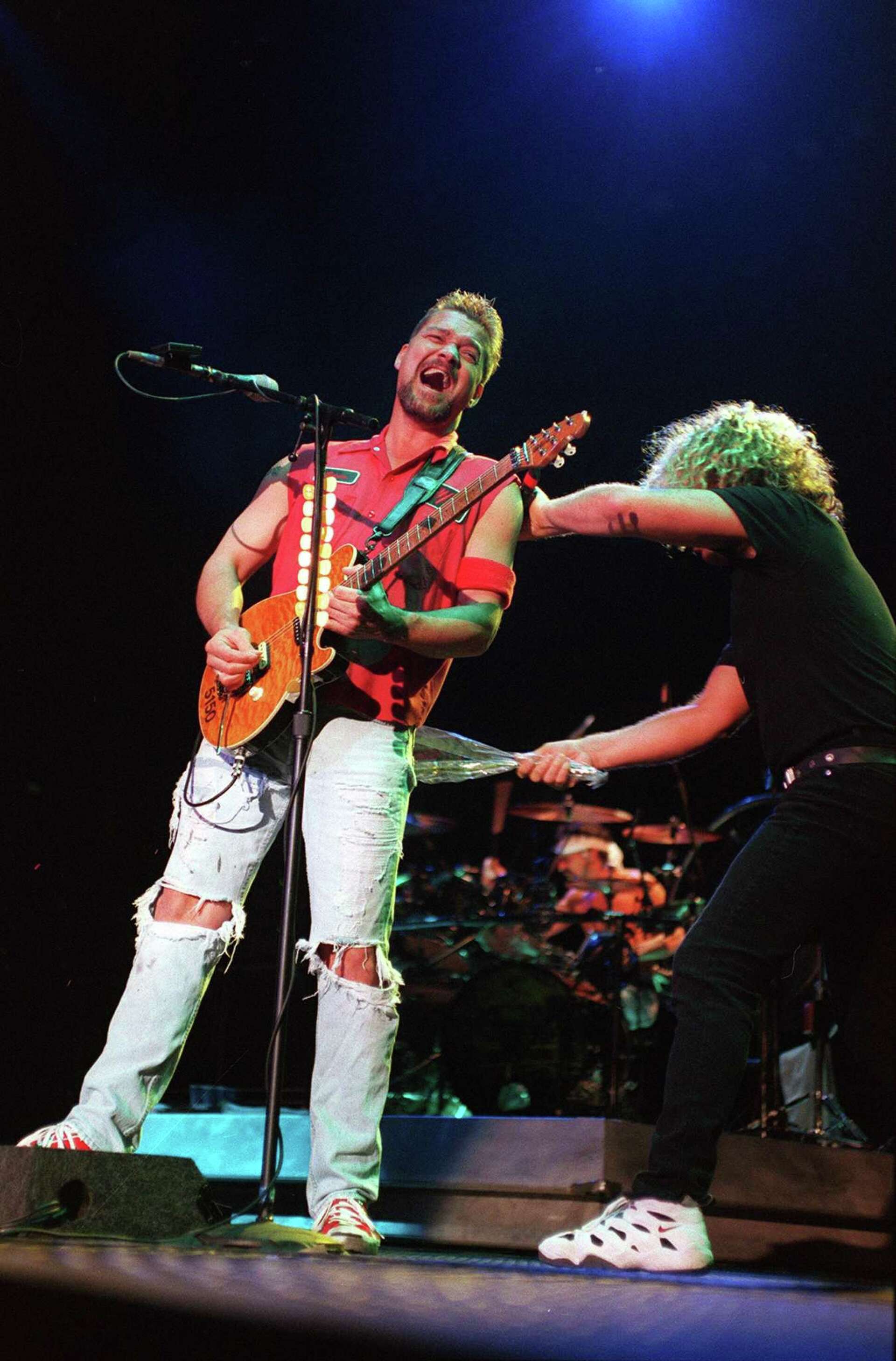 HemisFair Arena was where Spurs first scored with S.A. fans