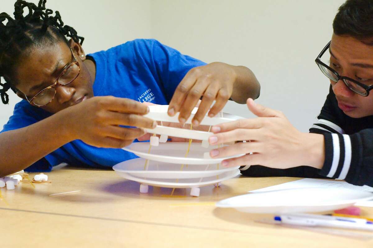 Students solve math, science and technology problems at STEM Challenge