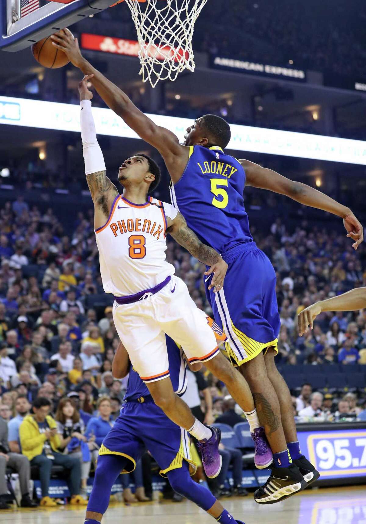Kevon Looney thriving as Warriors’ small-ball center