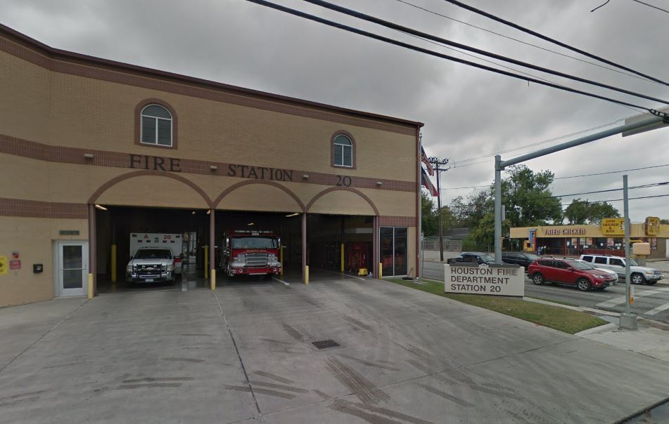 Shooting victim calls 911, rushes to Houston fire station for help