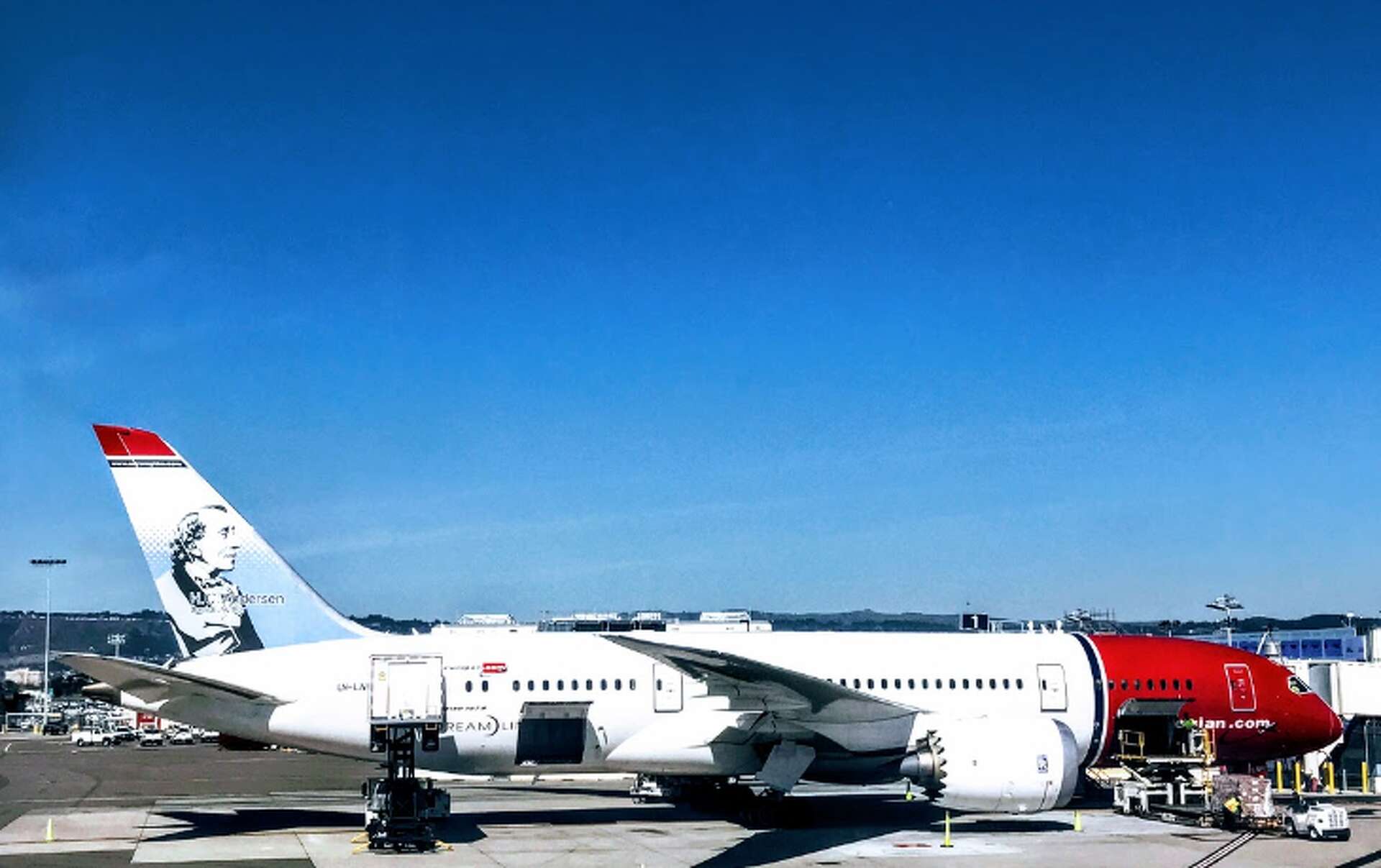 Norwegian Air's new London nonstops land at SFO