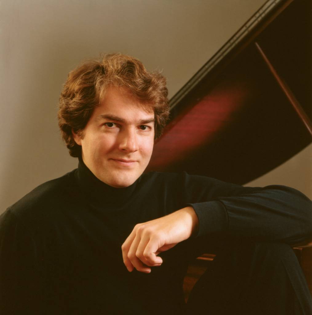Pianist to play at Bethlehem High to help raise funds to student trip