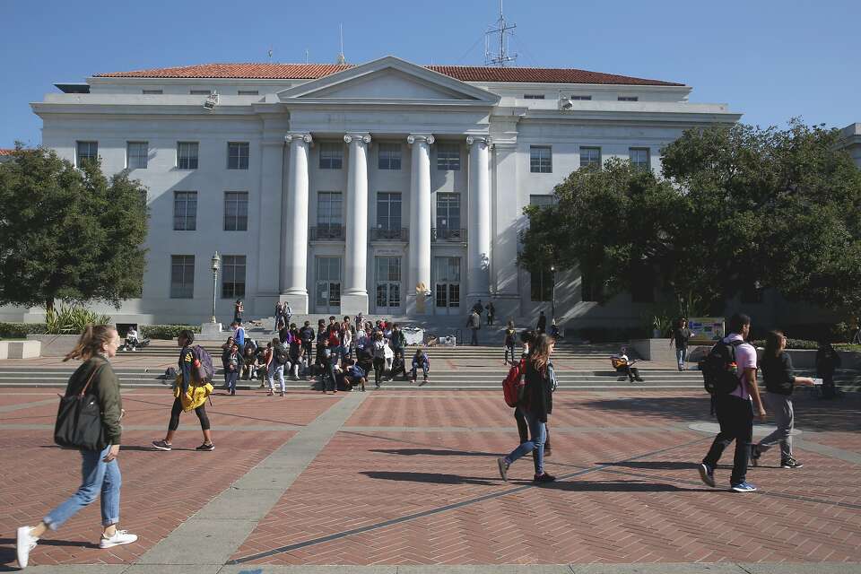 California community college students will be guaranteed admission to ...