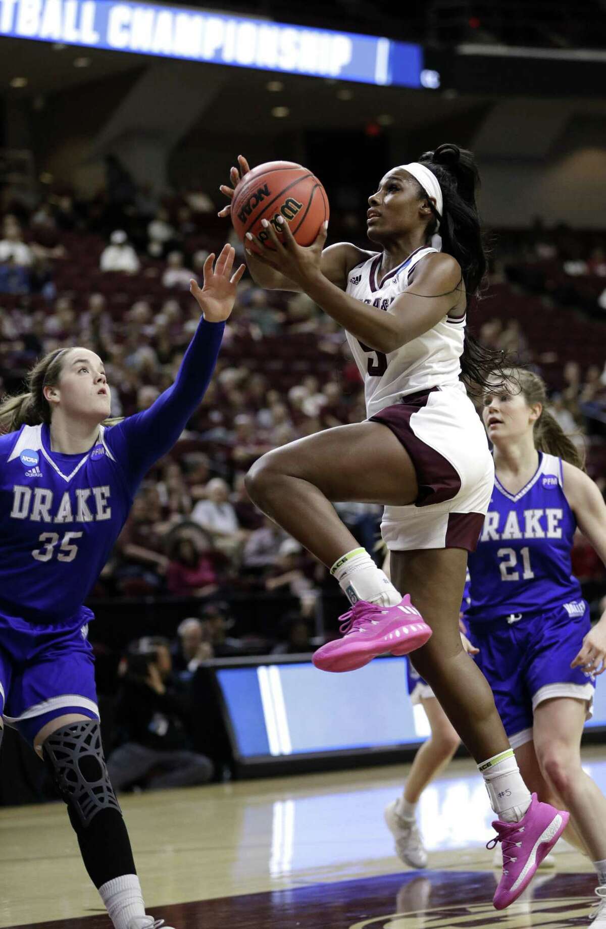 Texas A&M rebounding ace Anriel Howard visiting UConn this weekend
