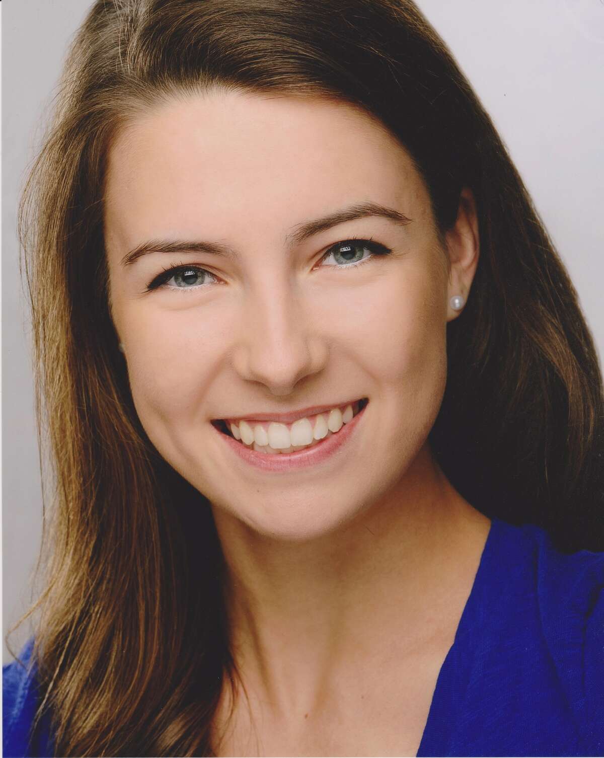 Bethel dancer to cheer for the Patriots this season