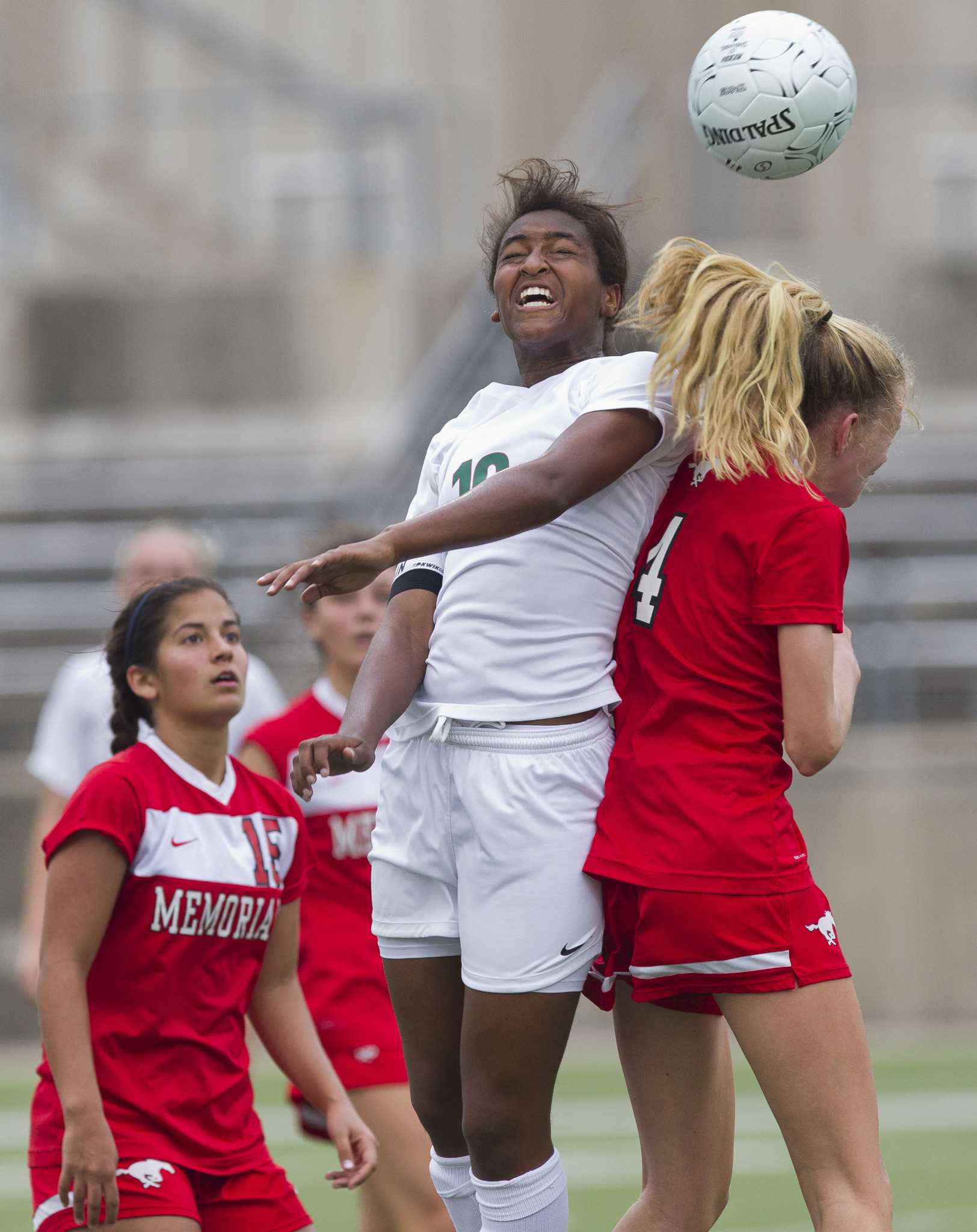 HS girls soccer playoffs, April 14: Memorial 2, The Woodlands 1