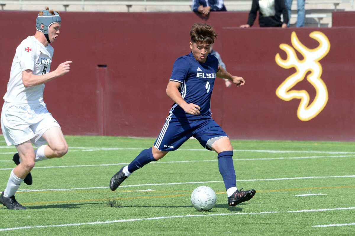 Elsik works magic again in win over Strake Jesuit