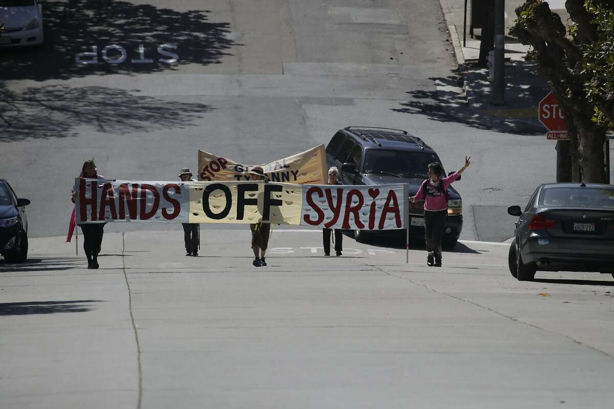 Anti-war activists protest outside SF homes of Feinstein, Pelosi