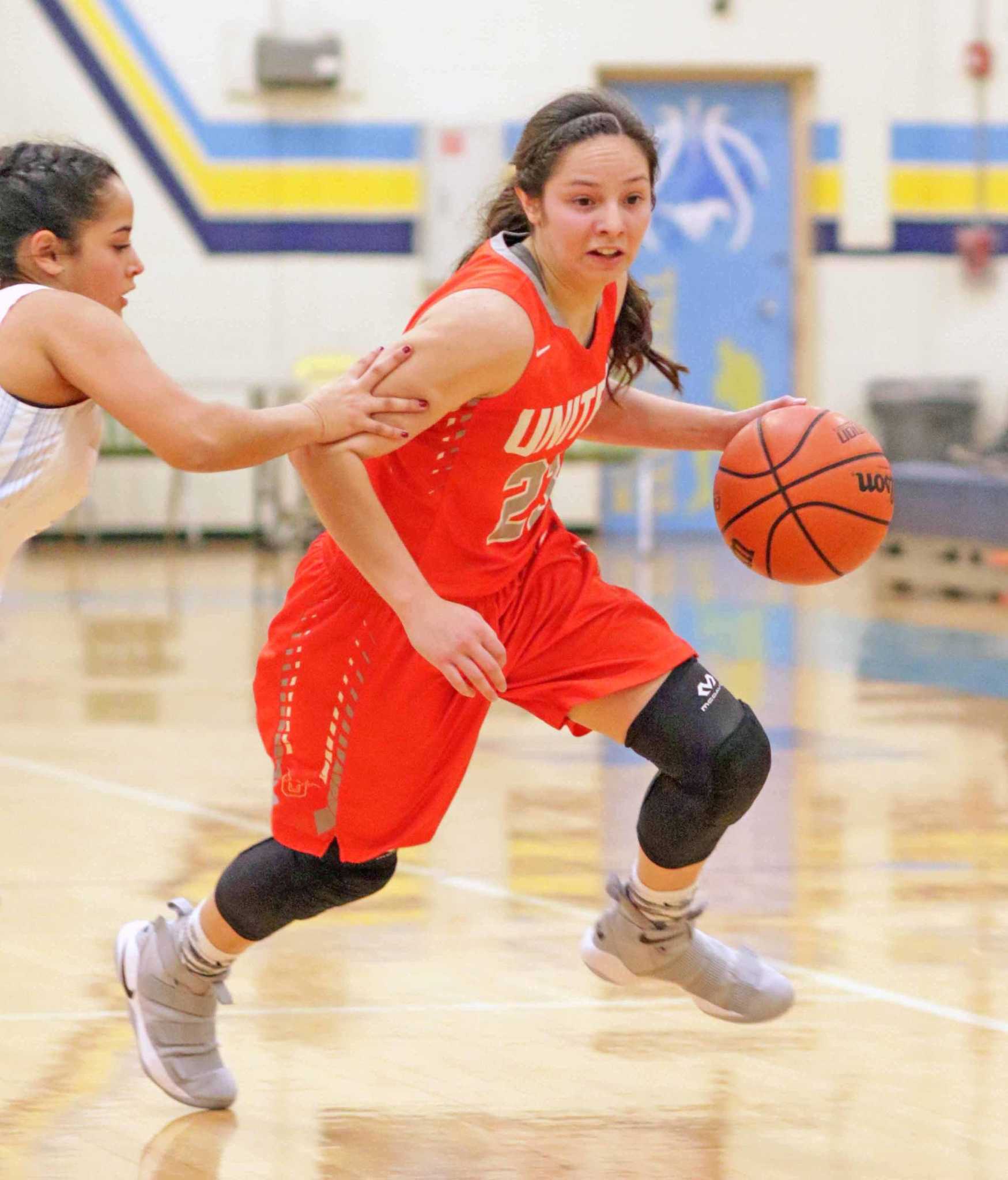 Lady Longhorns advance to San Marcos tourney title game
