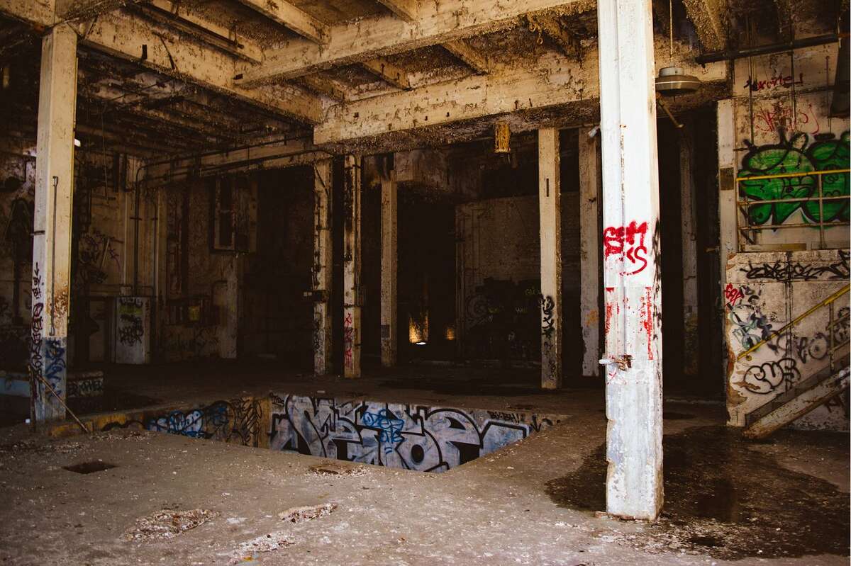 Eerie photos show San Antonio's abandoned Lone Star Brewery 23 years ...
