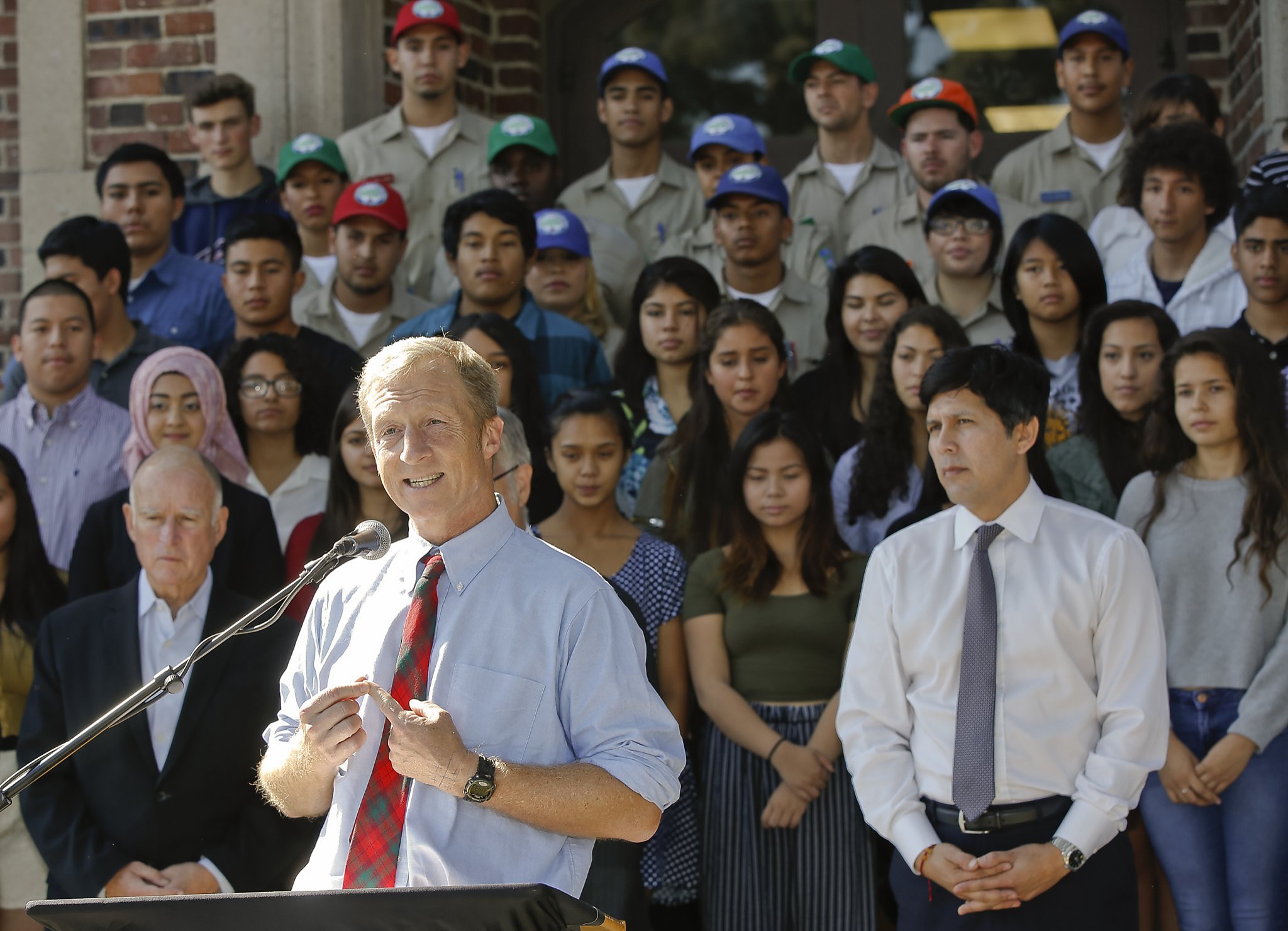 Billionaire Tom Steyer endorses Kevin de León for Senate. Will money ...