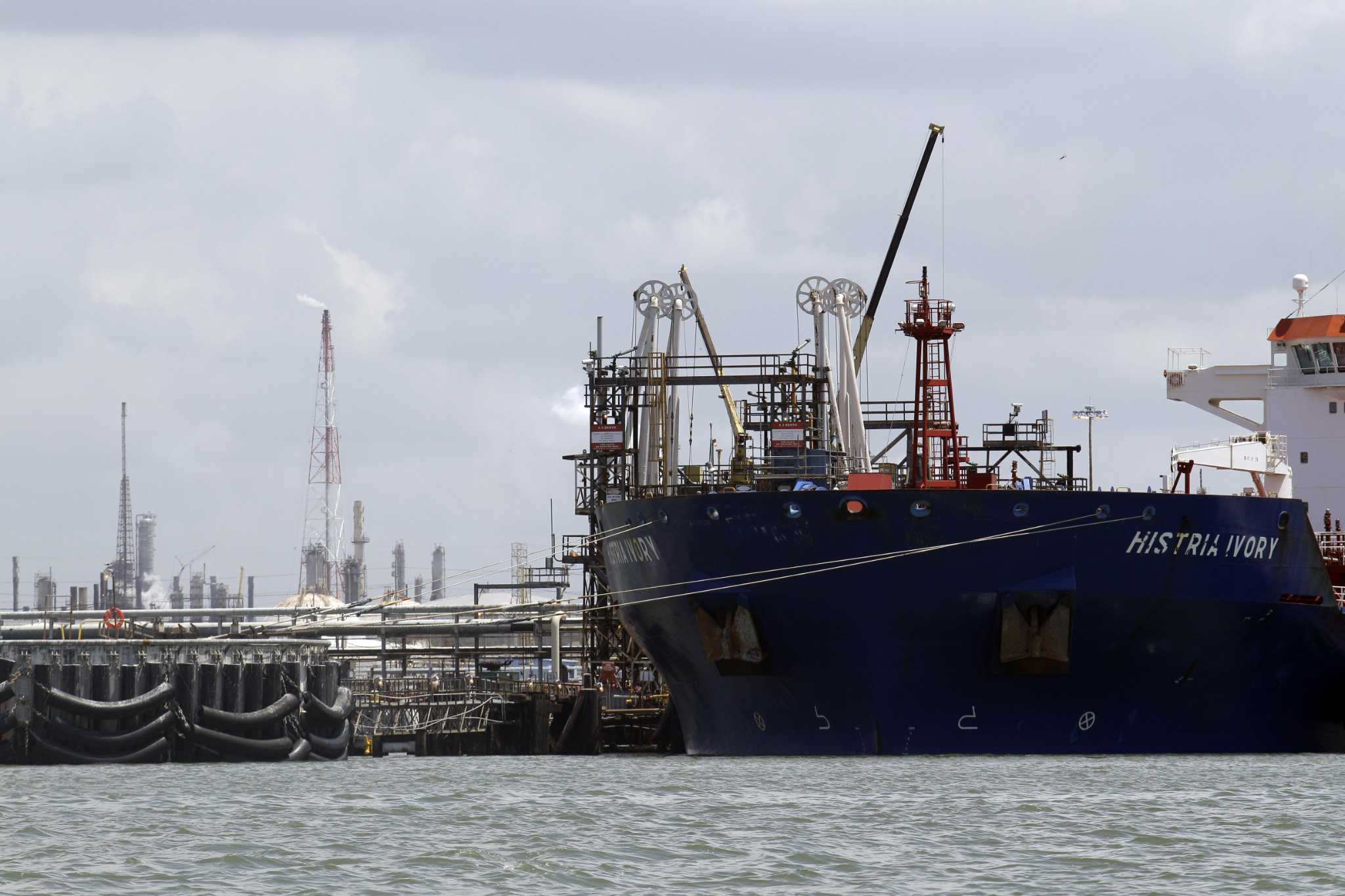 Exxon starts major planned shutdown at Baytown refinery