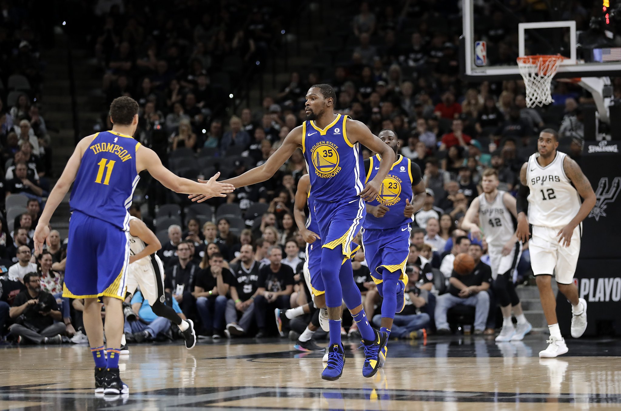 Warriors game day: Can Golden State finish off sweep of Spurs?