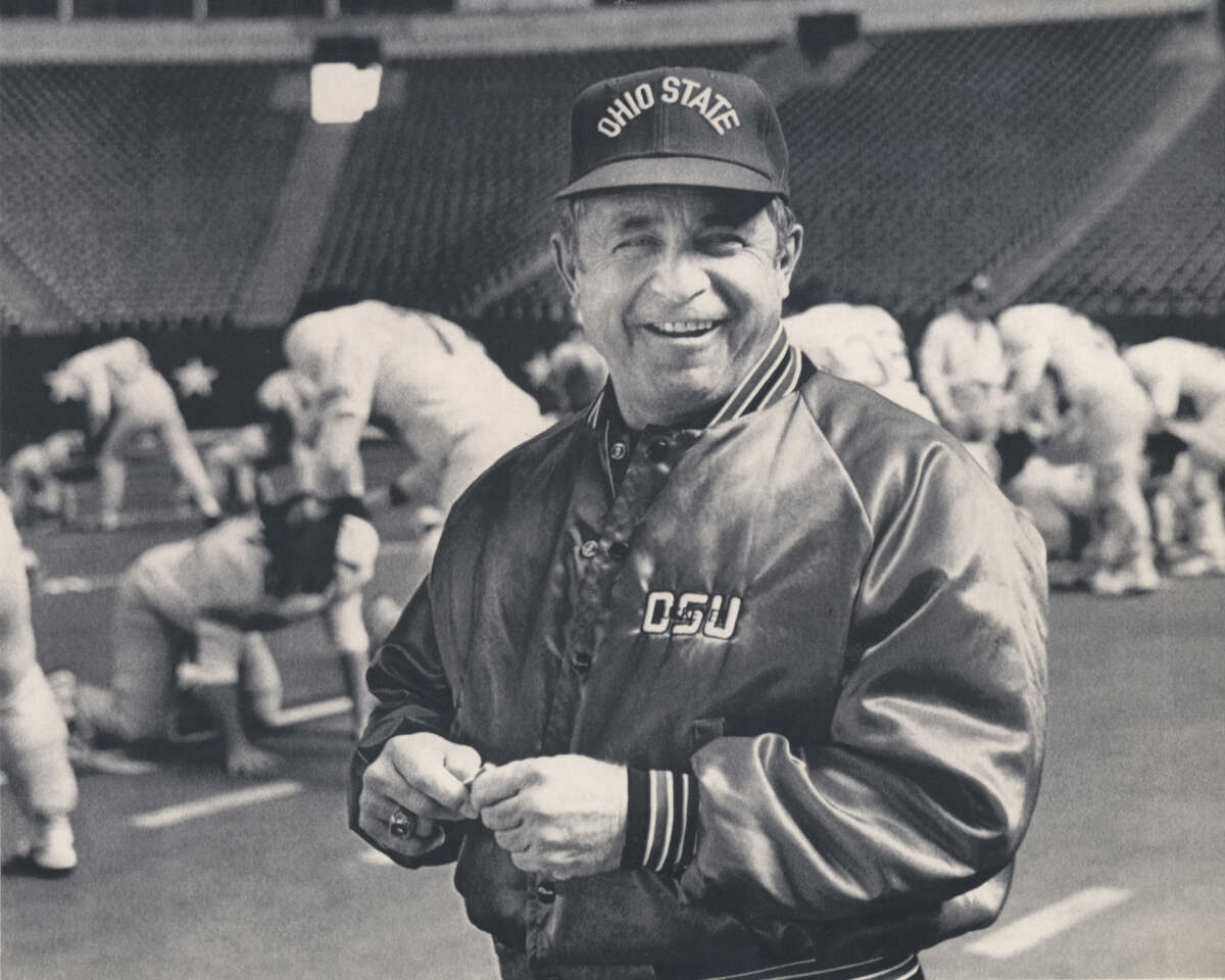Former Ohio State football coach Earle Bruce dies at 87 Former Ohio State football coach Earle Bruce dies at 87
