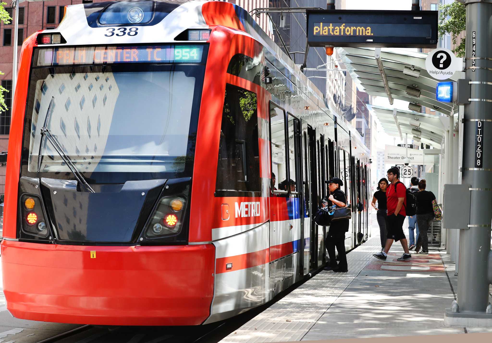 Metro: Light-rail traffic could rise, justify new rail cars ...