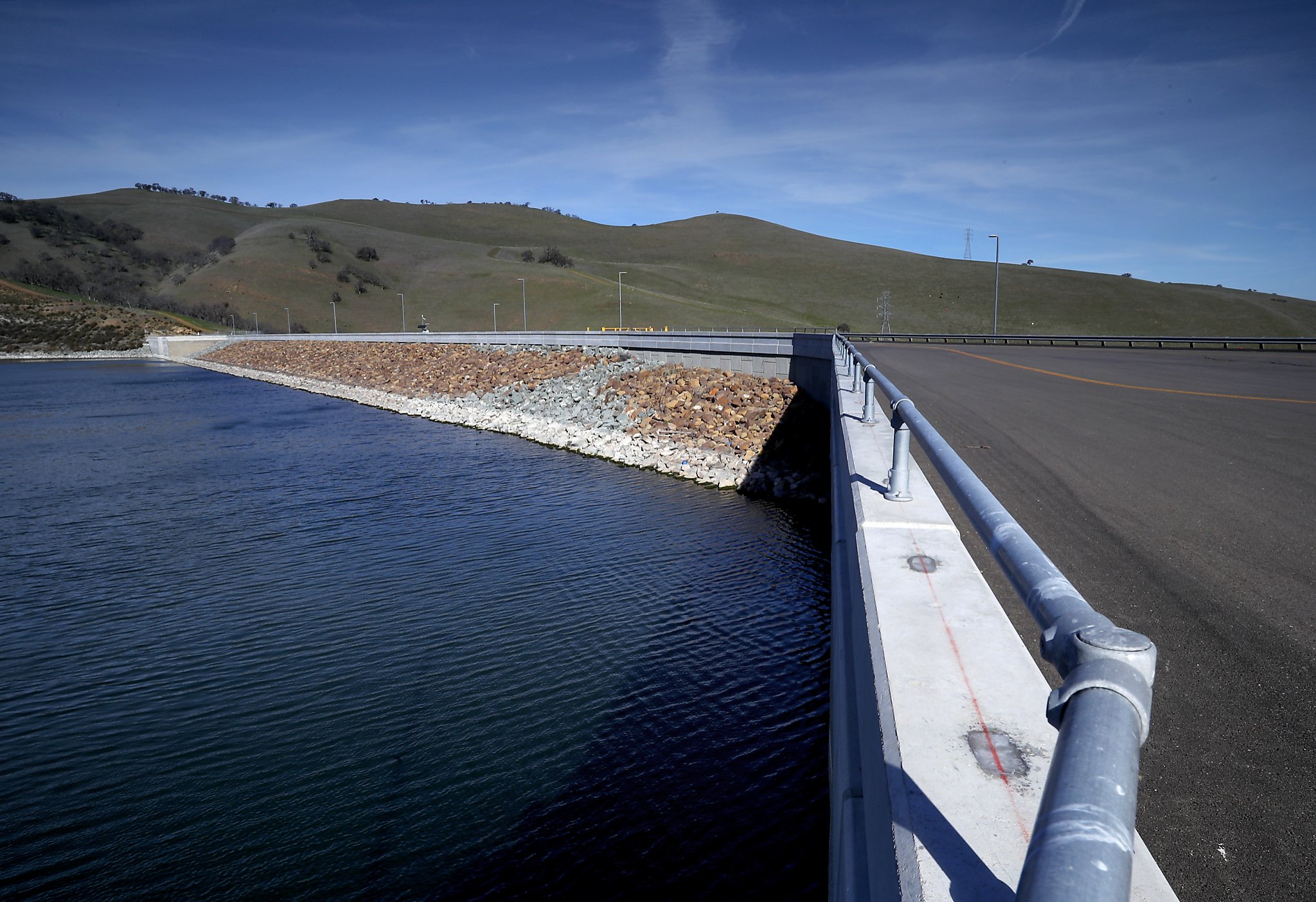 California announces tentative funding for new giant dams