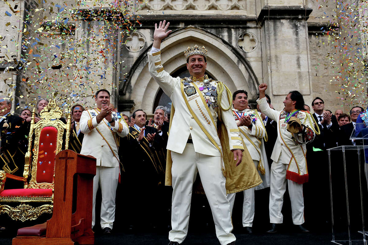 Fiesta's 70th "People's King" crowned in Main Plaza