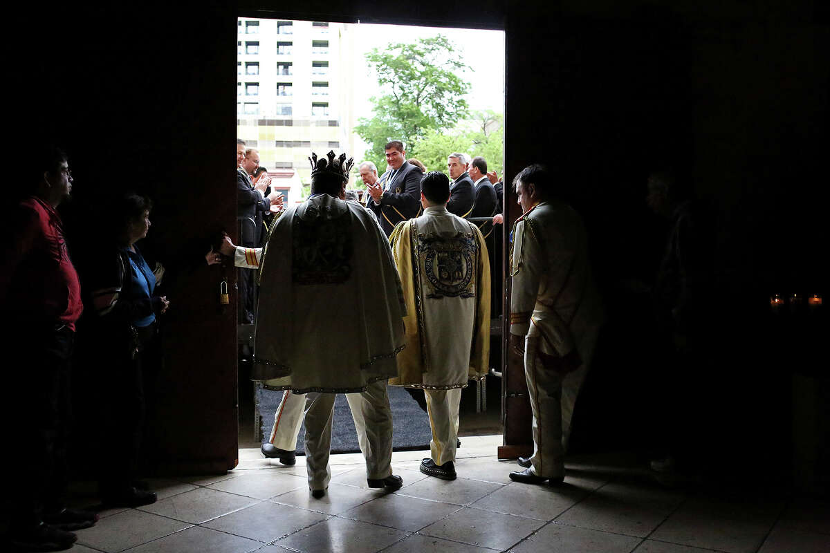 Fiesta's 70th "People's King" crowned in Main Plaza