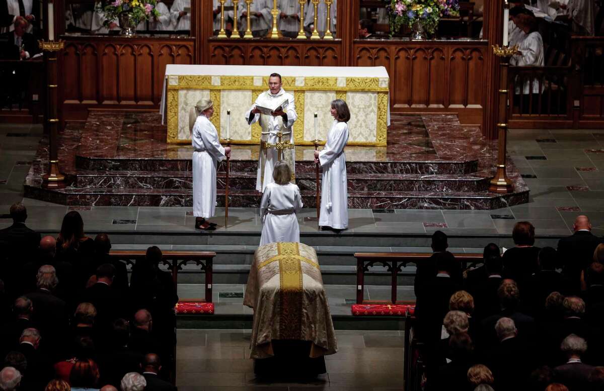 Photos from Barbara Bush's funeral show past presidents, first lady ...