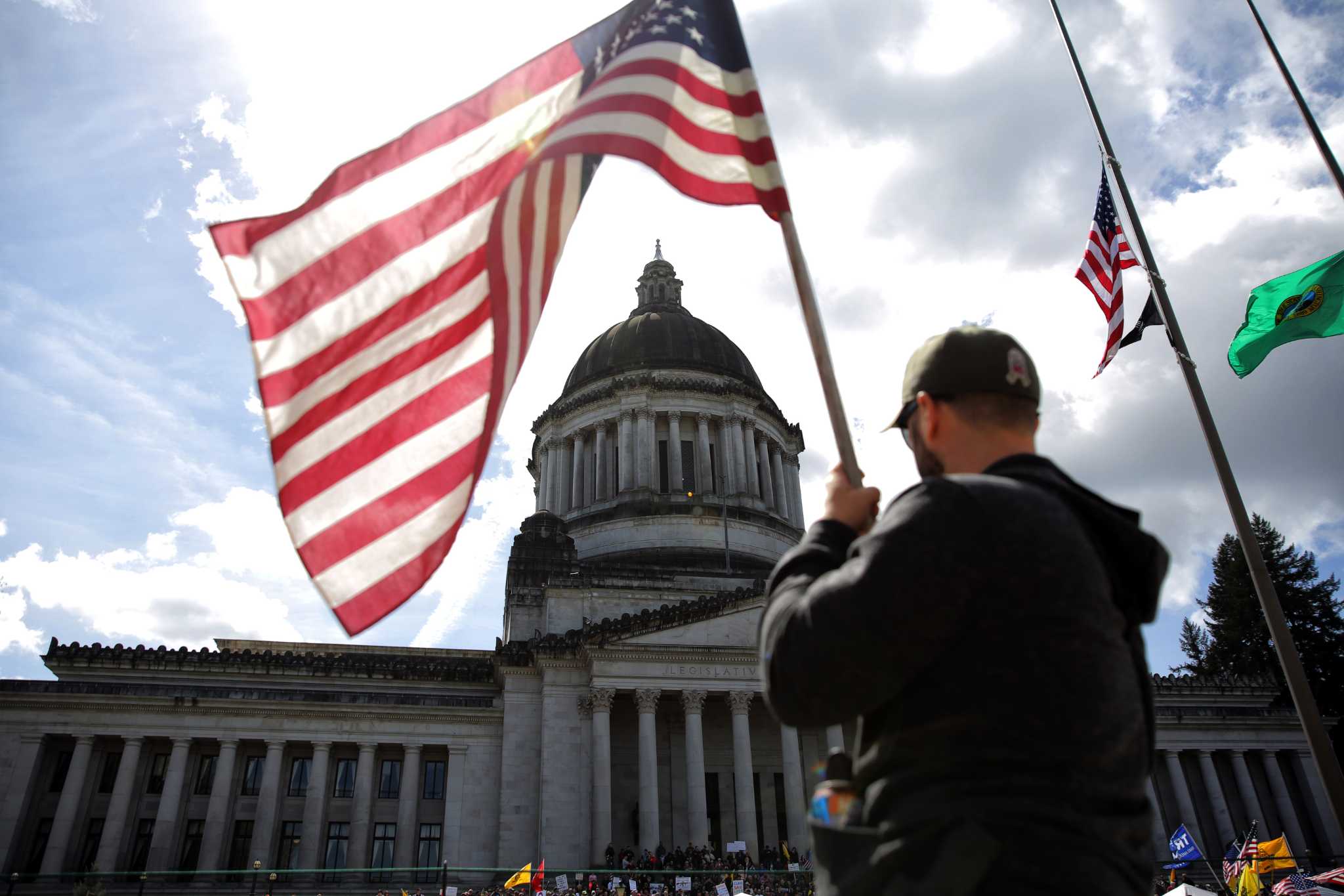 Gun-rights activists rally at state Capitol