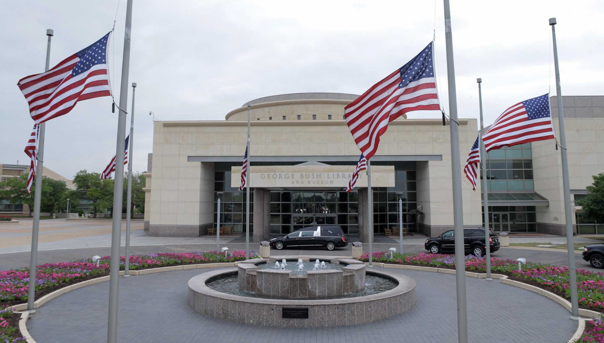 Here's how you can visit the grave of former first lady Barbara Bush at ...