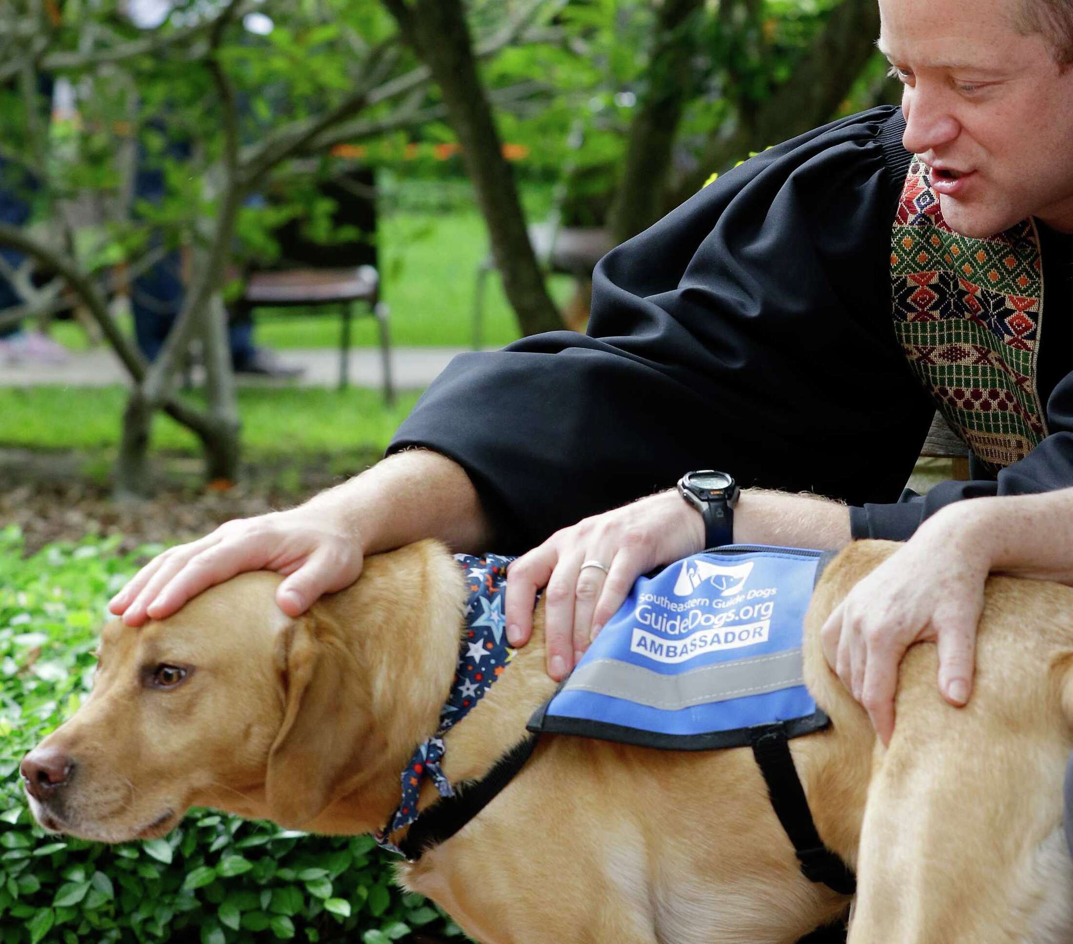 Bellaire church’s animal blessing draws pets of all sizes