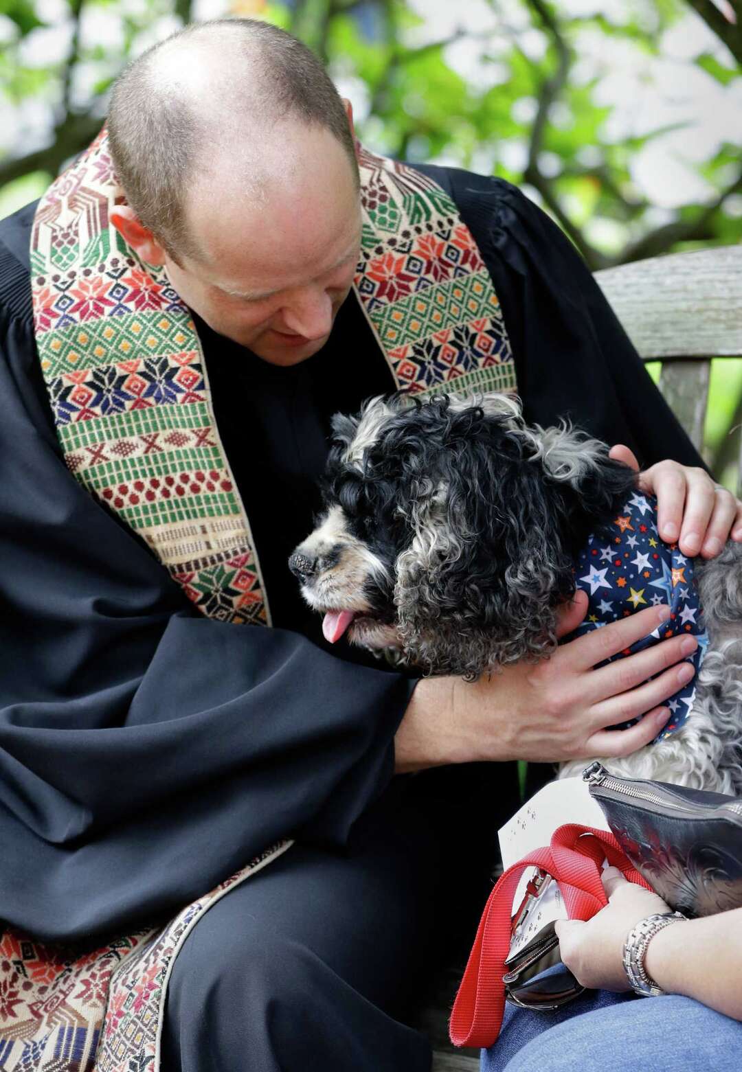 Bellaire church’s animal blessing draws pets of all sizes