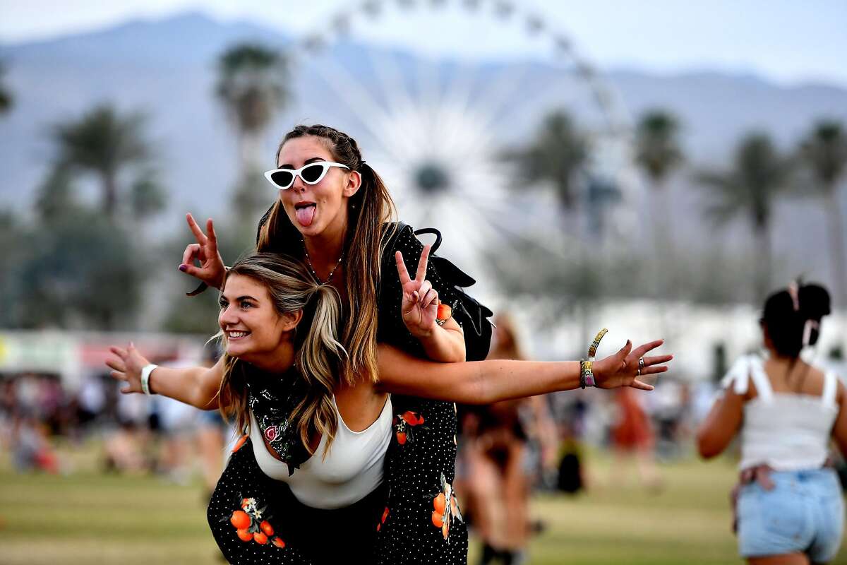 The craziest looks from Coachella's hot, dusty final weekend