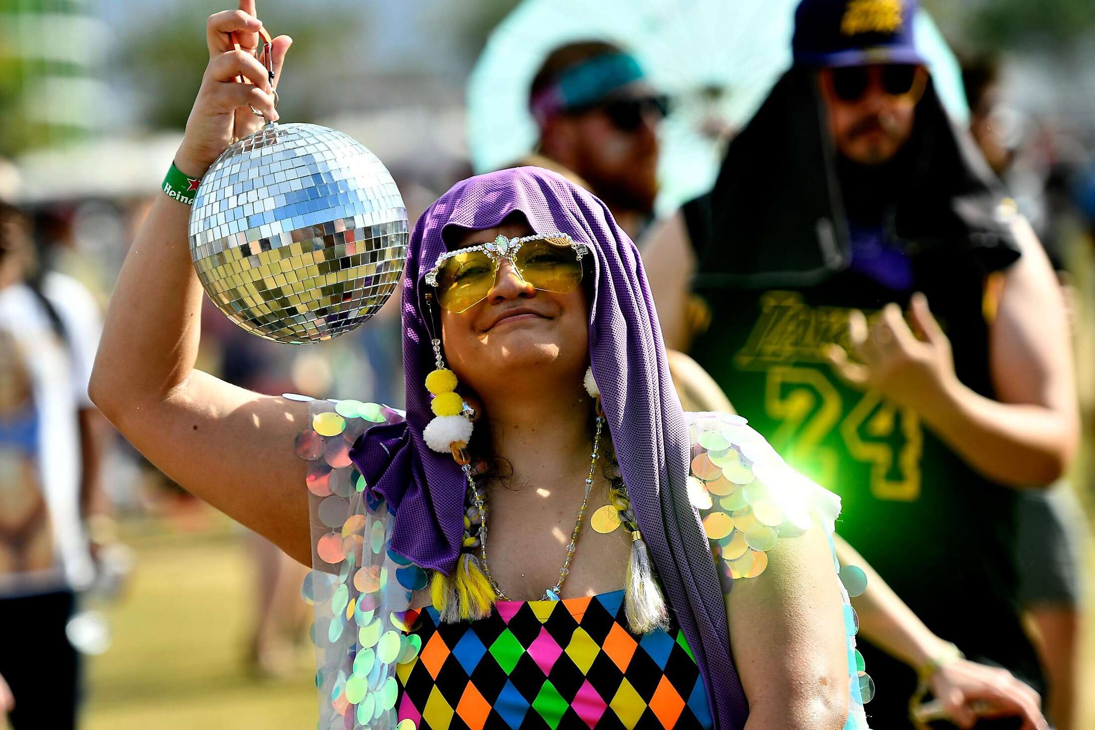 The craziest looks from Coachella's hot, dusty final weekend