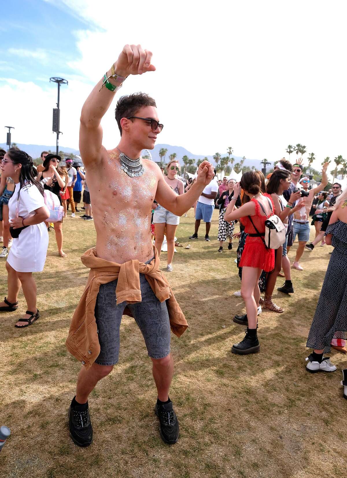 The craziest looks from Coachella's hot, dusty final weekend