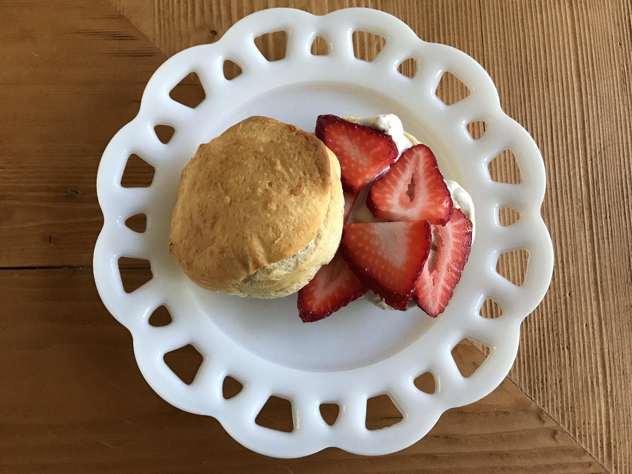 Recipe: Lemony Berry Ice Cream Biscuits