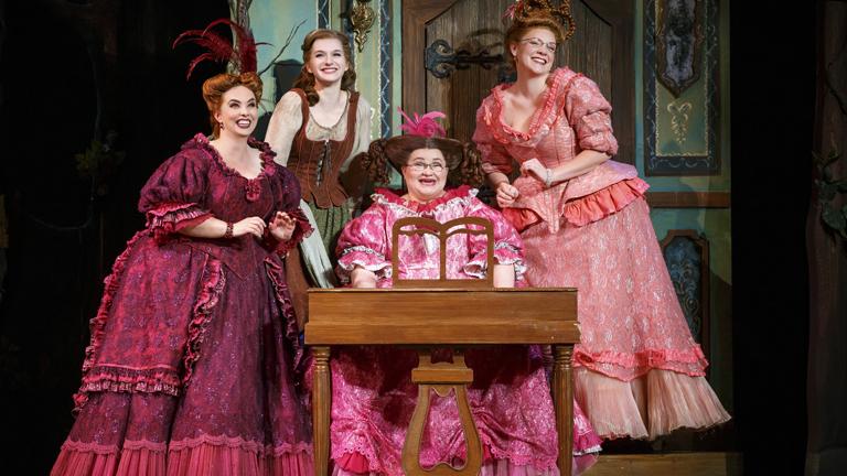 Touring version of ‘Cinderella’ heads to Foxwoods May 8