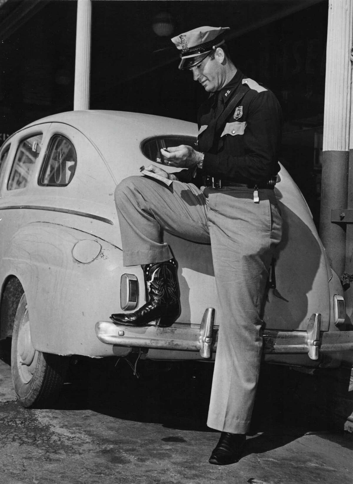 From 1948: HPD officer steps in it for wearing boots on the job