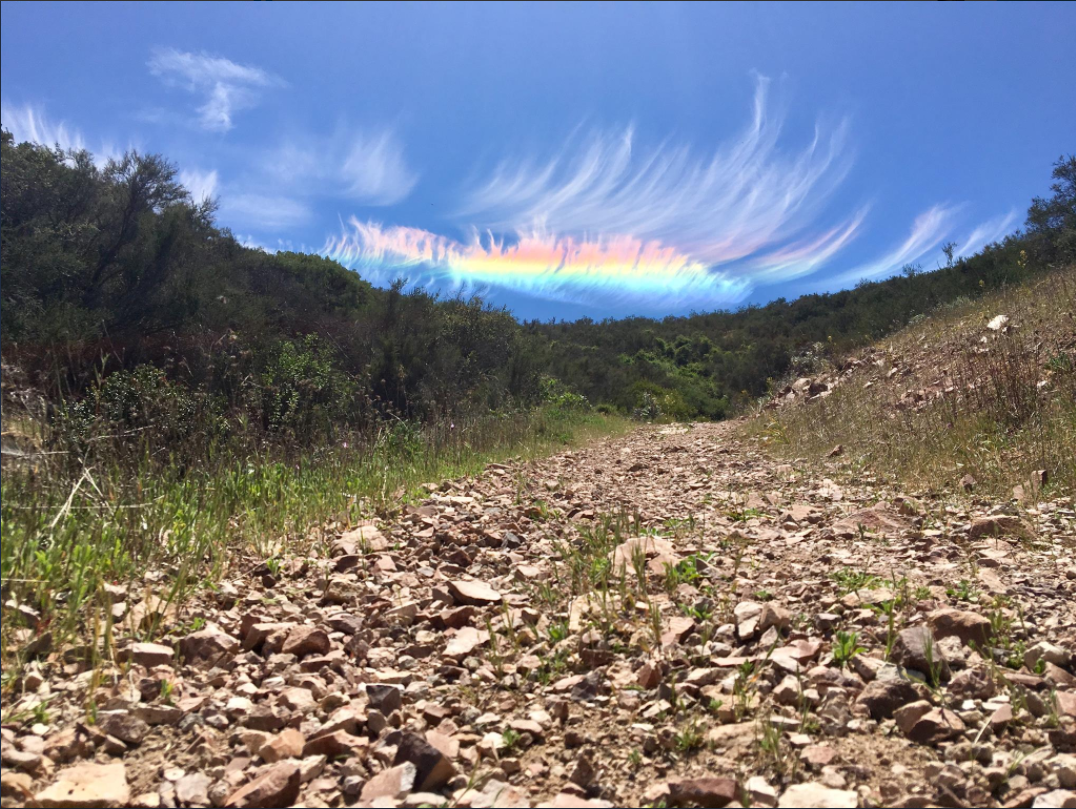 Awesome 'fire rainbow' appears over Pinnacles National Park