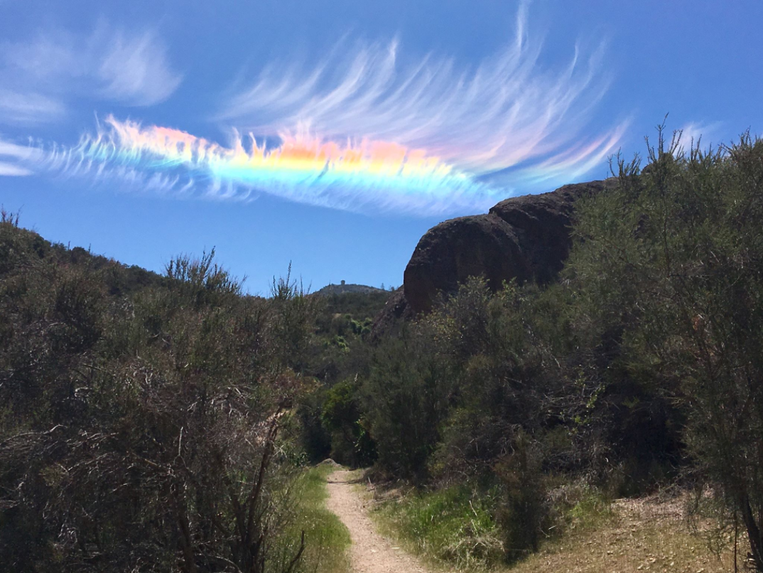Awesome 'fire rainbow' appears over Pinnacles National Park