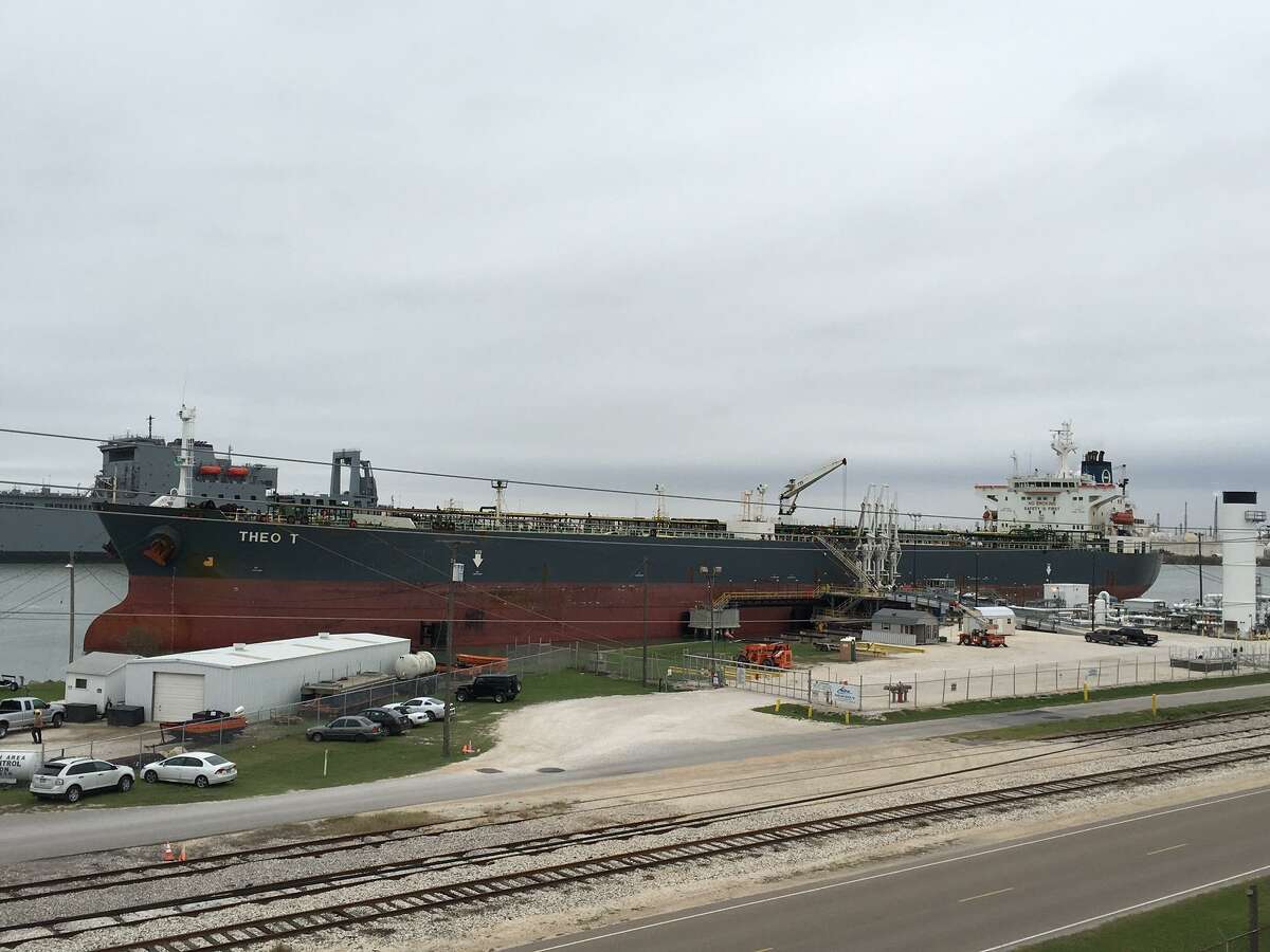 Oil exports exceed imports for first time on Texas Gulf Coast