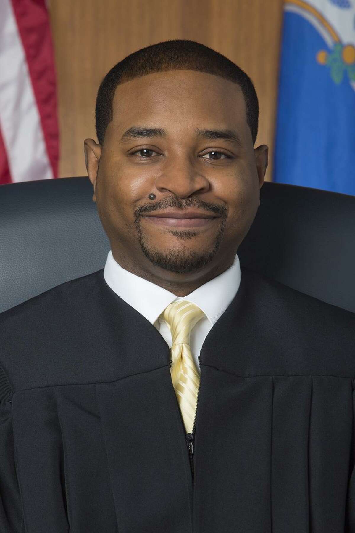 High-court justices quit association