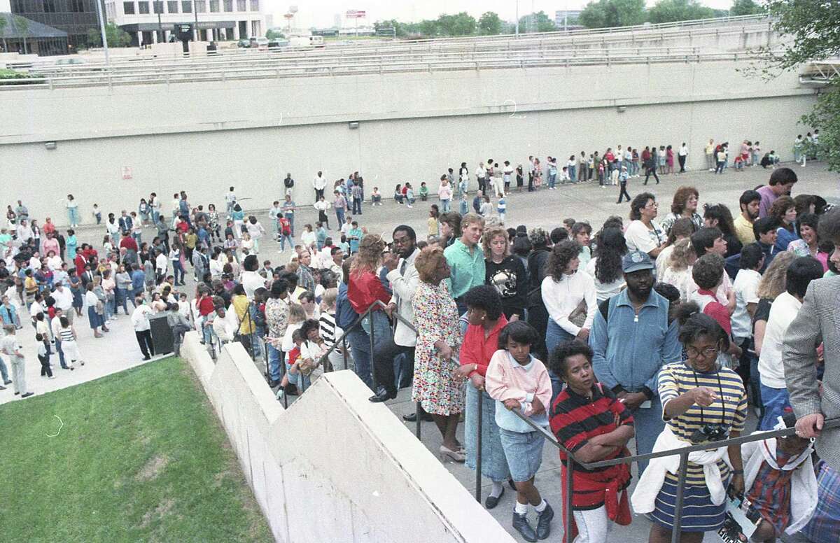 30 years ago: Michael Jackson on tour, the prank at Rice, Springsteen ...