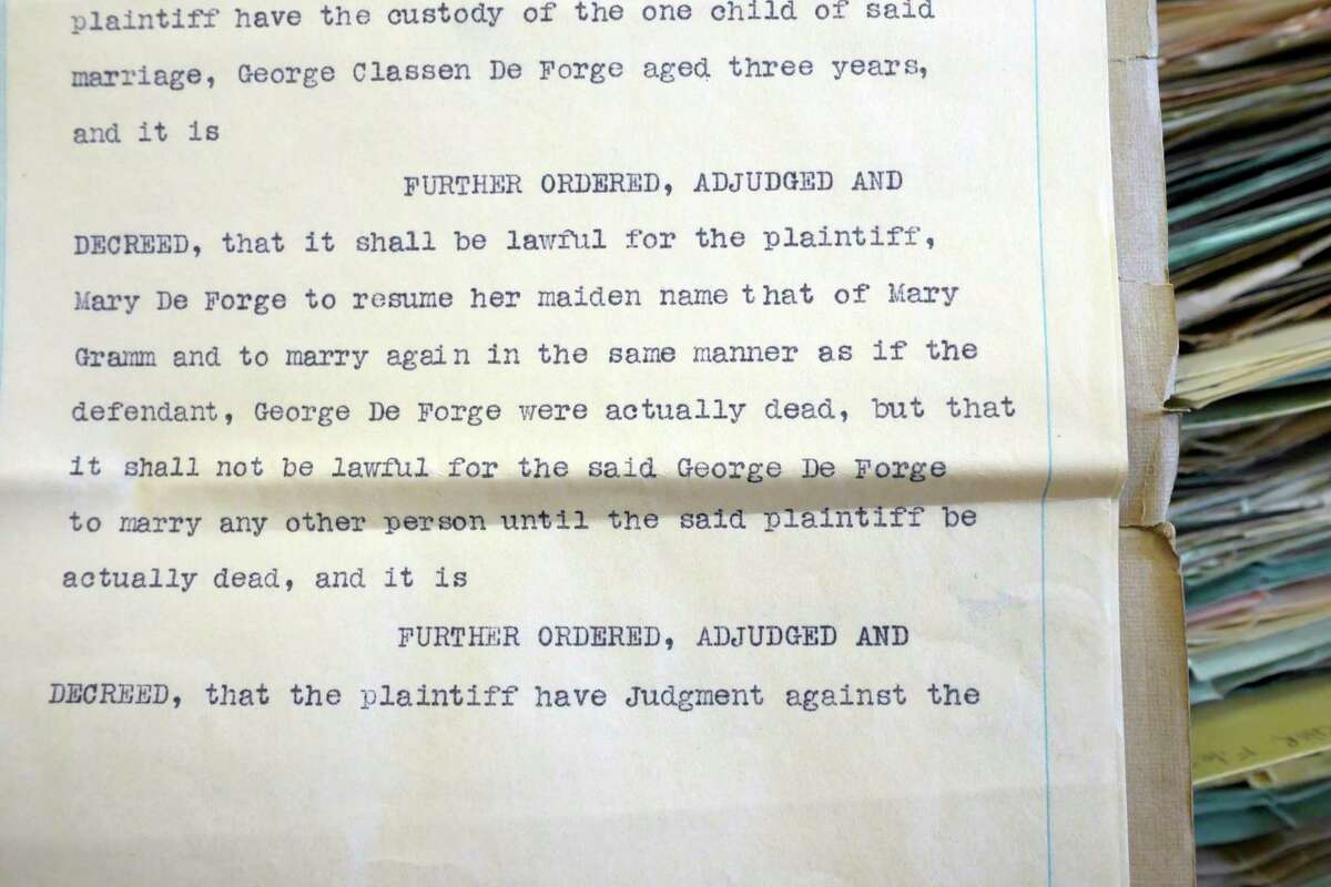 Century-old messy divorce records unsealed