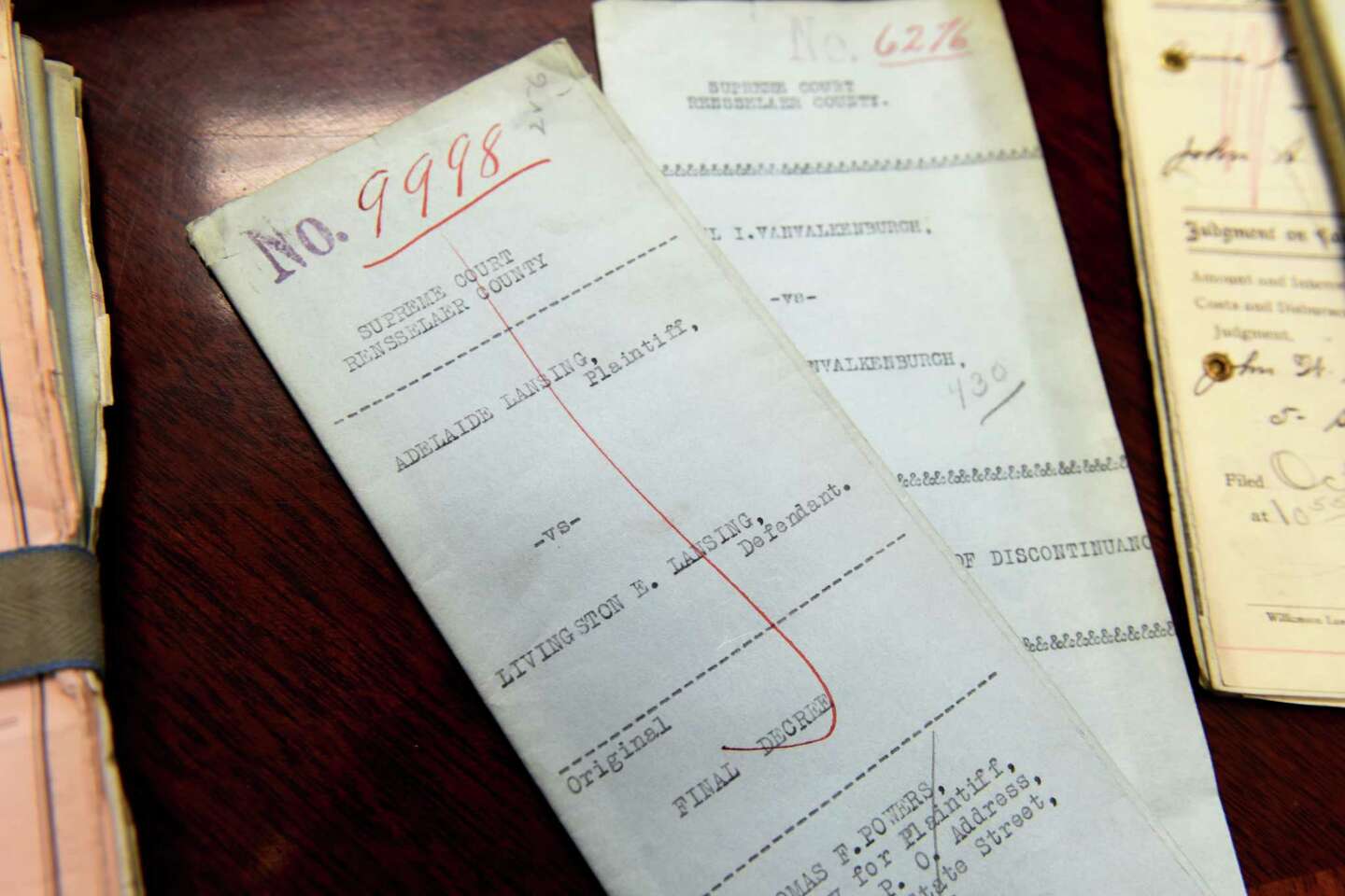 Century-old messy divorce records unsealed