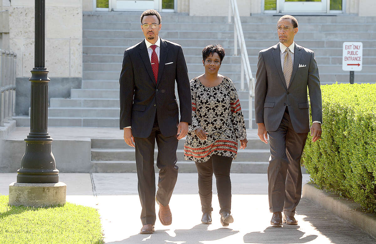 Campaign contributions case proceeds against sheriff, 2 opponents