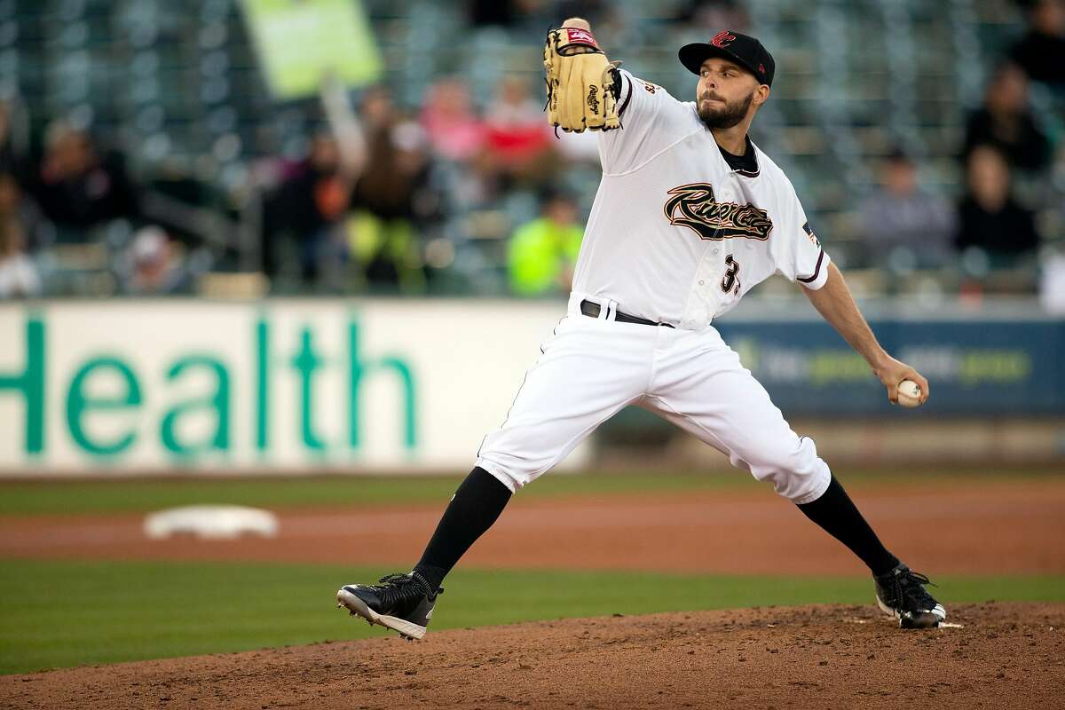 Giants prospect Andrew Suarez dominates for Sacramento